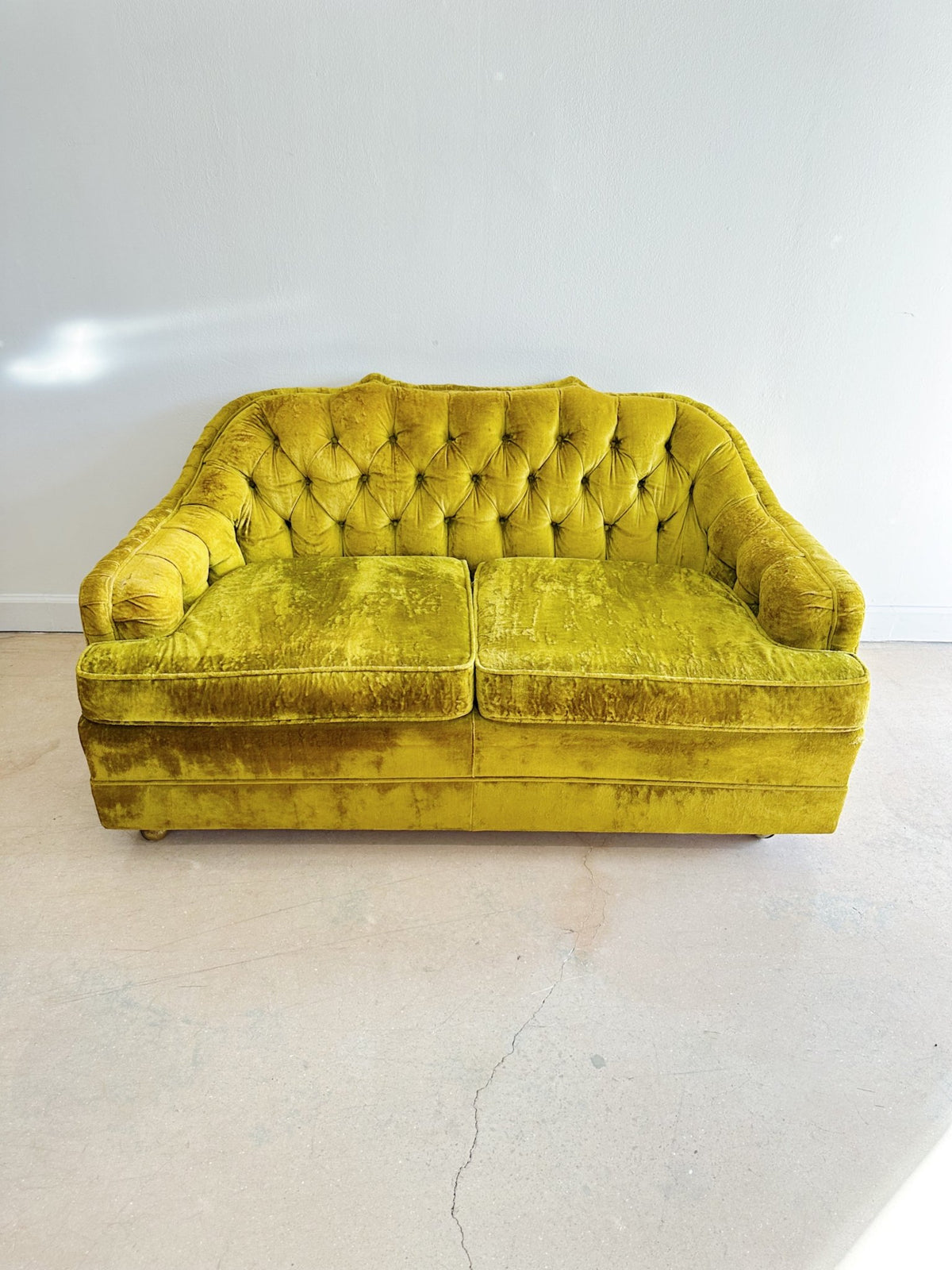 Sofas + Loveseats – Rehaus