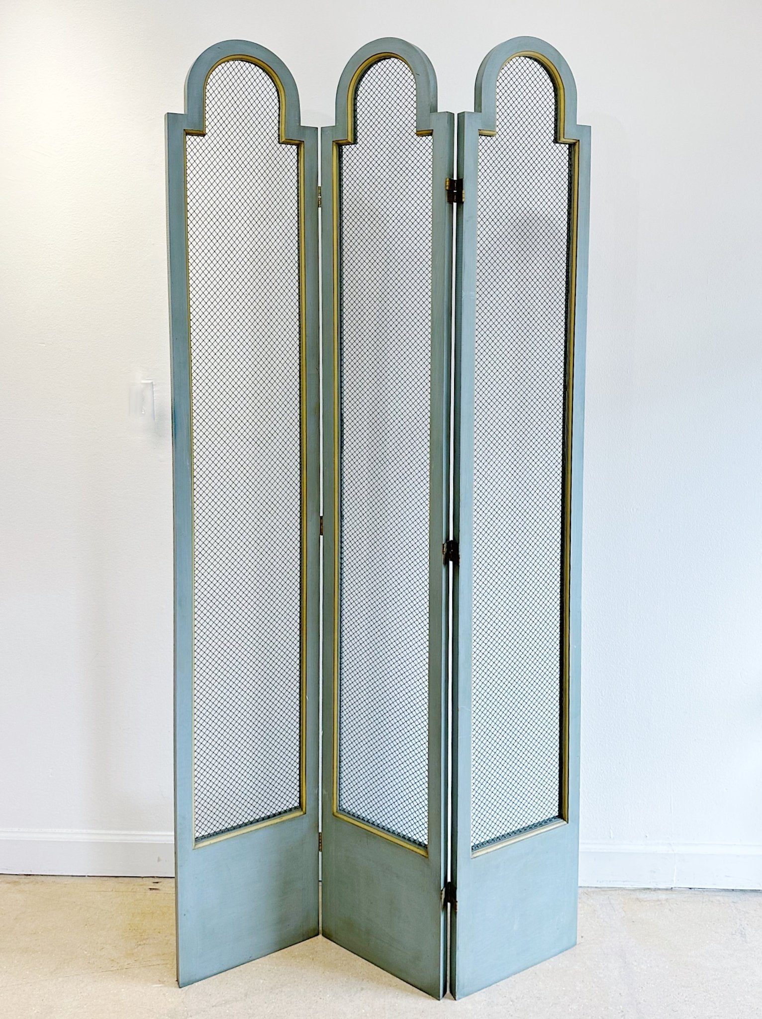 Rustic Mesh Room Divider Screen – Rehaus